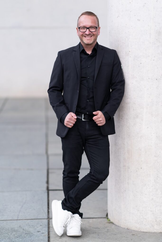 Wer ist Marko Slusarek? Erfahrungen, Auszeichnungen und Infos.